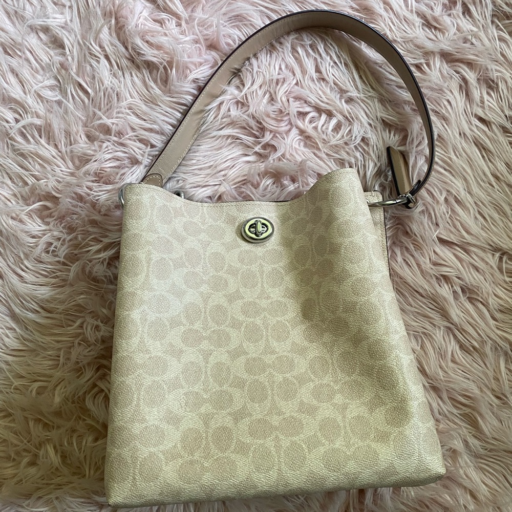Coach Charlie Bucket Bag In Signature Canvas - Gem